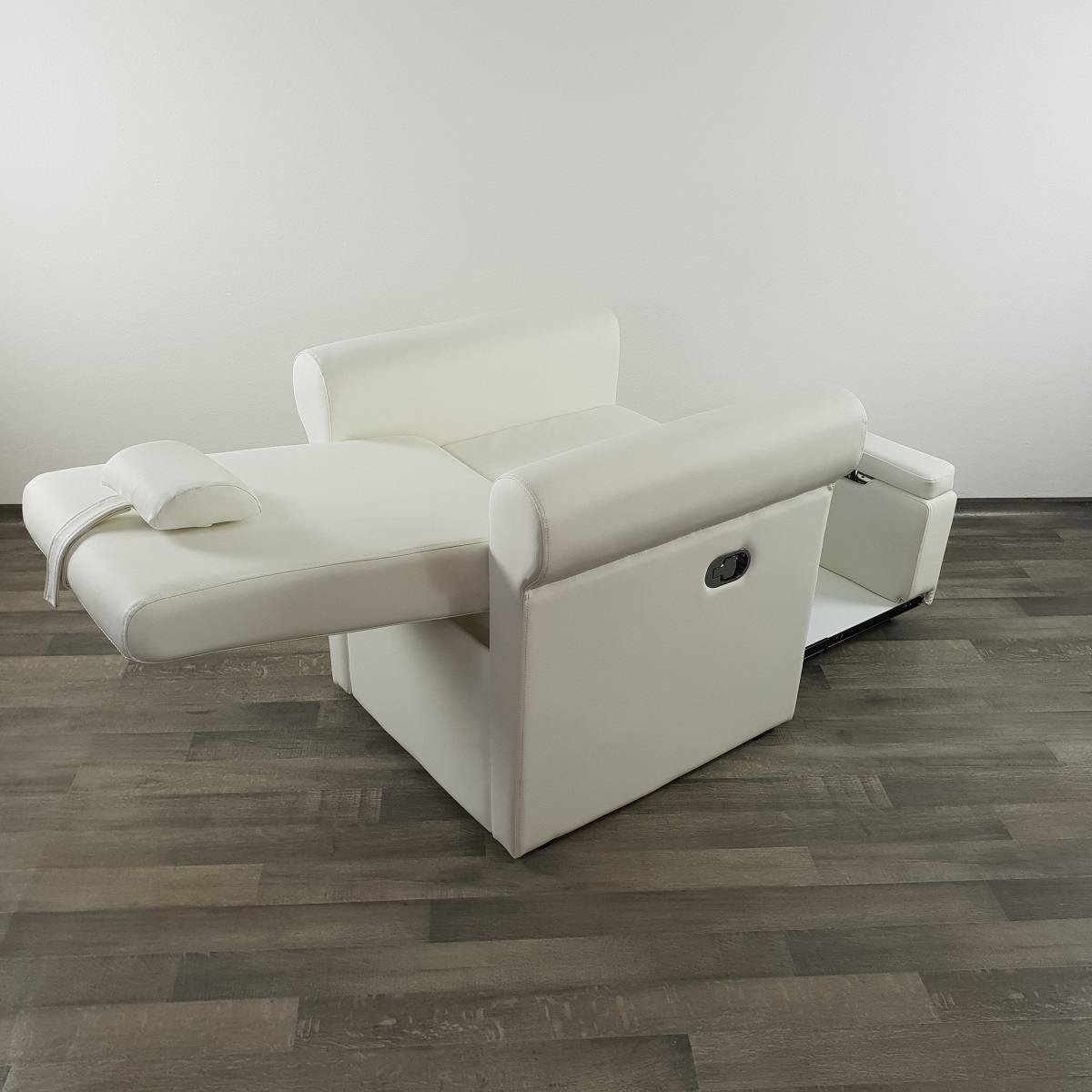 POLTRONA ESTETICA MEEBY – meeBy attrezzature per centri estetici